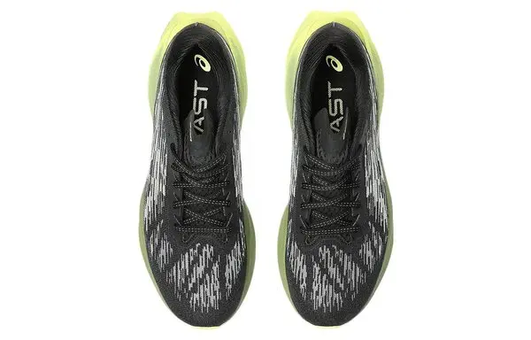 Asics Novablast 3 Sneakers - Black/dried Leaf Green