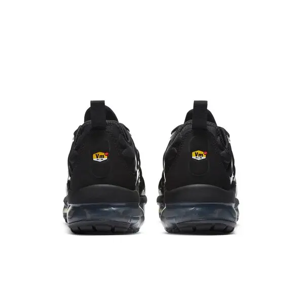 Nike Vapormax Plus Se Athletic Sneakers - Black