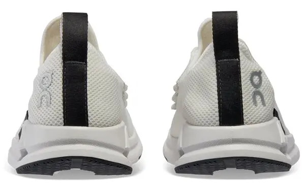 On Cloudeasy Sneakers
