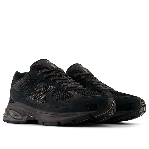 NEW BALANCE 2010 Sneakers - Black/brown