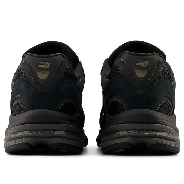NEW BALANCE 2010 Sneakers - Black/brown