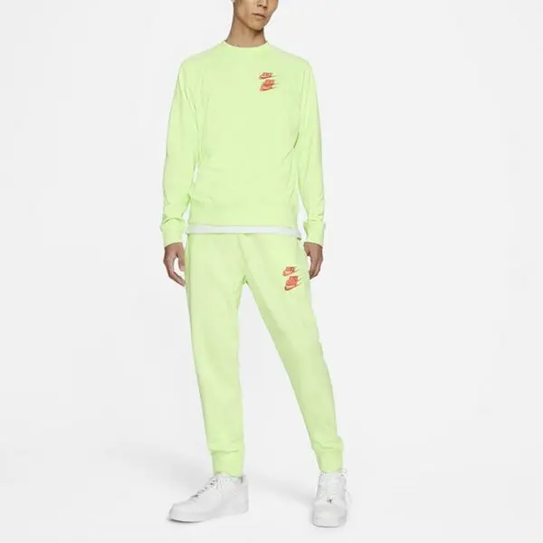 Nike Embroidered Logo Round Neck Pullover