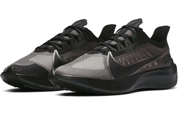 Nike Zoom Gravity Low Top Sneakers - Black