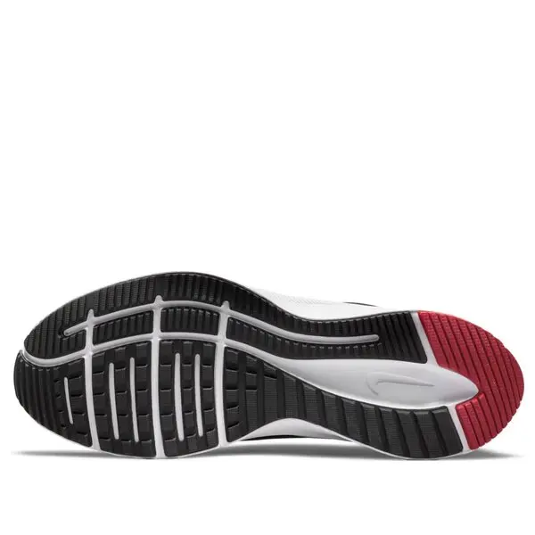Nike Quest 4 Low Top Sneakers - Black/red