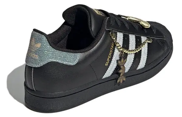 Adidas Superstar "sneaker Queen" Sneakers