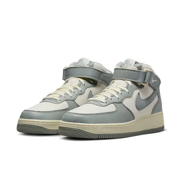 Nike Force 1 Mid Sneakers - Green