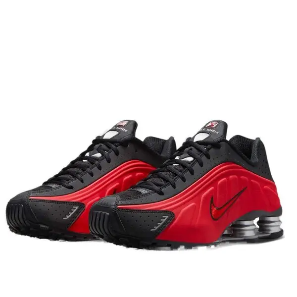 Nike Shox R4 "bred" Sneakers - Black/red