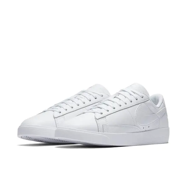 Nike Blazer Low Sneakers