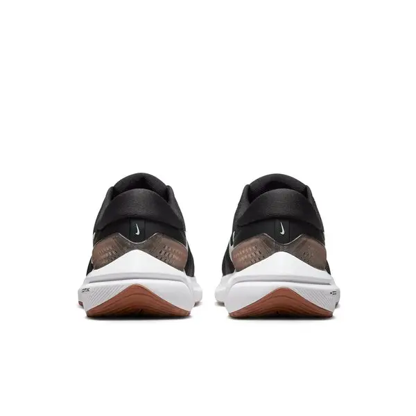 Nike Zoom Vomero 16 Athletic Sneakers