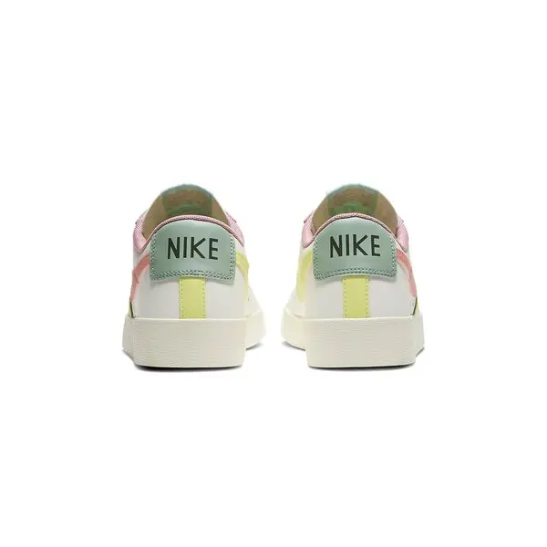 Nike Blazer Low Le Sneakers - Sail