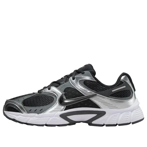 Nike V5 Rnr Sneakers