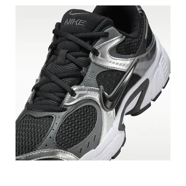 Nike V5 Rnr Sneakers - Black/smoke Grey/silver