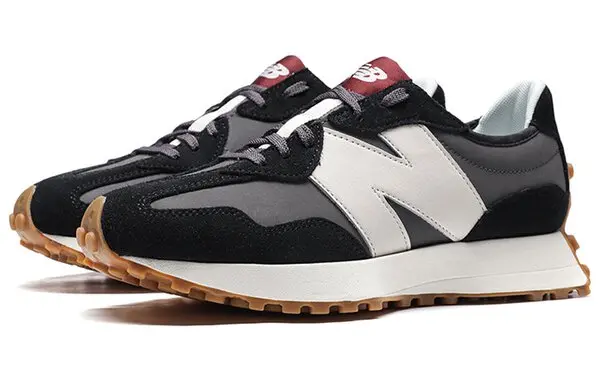 NEW BALANCE 327 Sneakers - Black/white