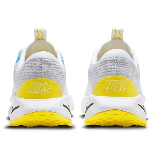 Nike Motiva Round Toe Lace-up Sneakers
