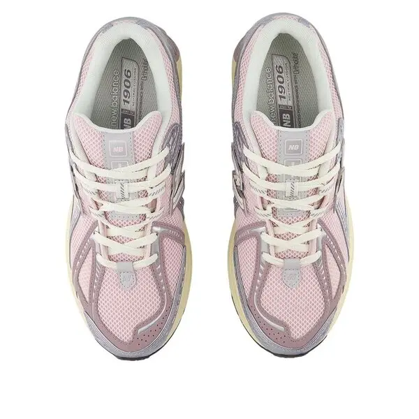 NEW BALANCE 1906r Sneakers