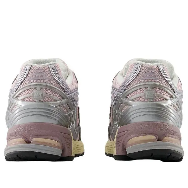 NEW BALANCE 1906r Sneakers