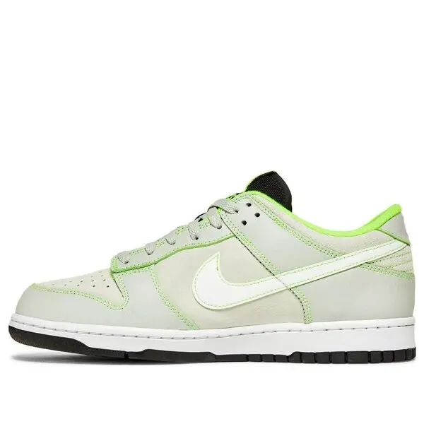 Nike Dunk Low "university Of Oregon Pe" Sneakers - Light Silver/white/black