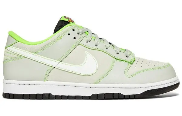 Nike Dunk Low "university Of Oregon Pe" Sneakers - Light Silver/white/black