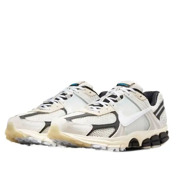 Nike Zoom Vomero 'supersonic' Sneakers - White/sail/light Bone