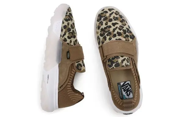 VANS Comfycush Animal Coast Low Top Sneakers