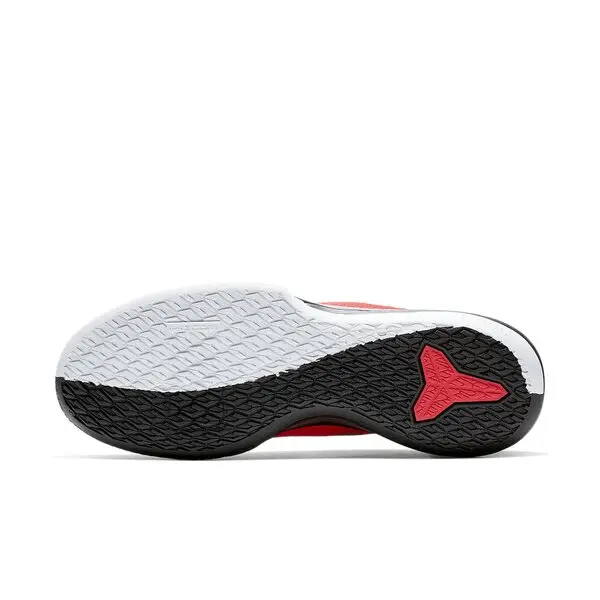Nike Mamba Focus Low Top Sneakers - Black/red
