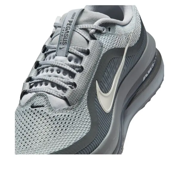 Nike Pegasus Premium Sneakers