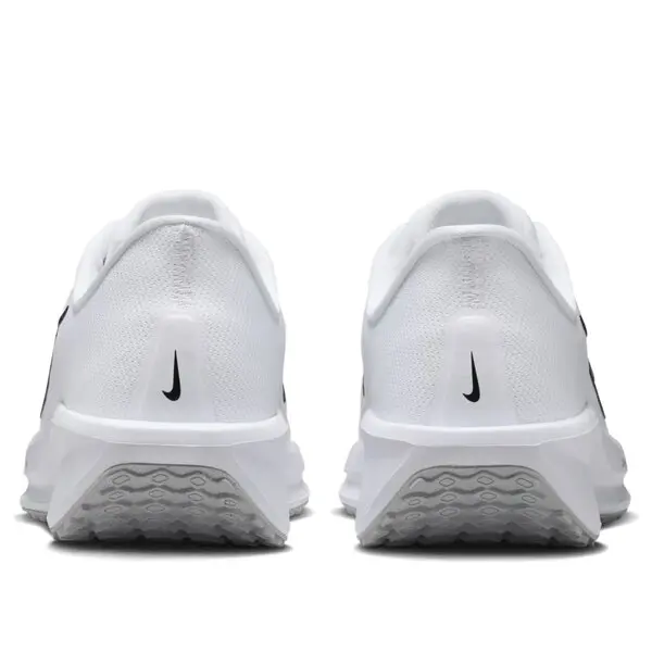 Nike Quest Athletic Sneakers - White/black