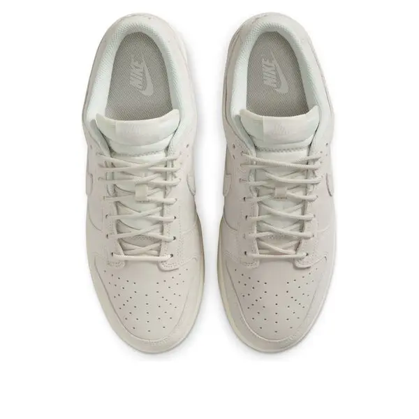 Nike Dunk Low Se Suede Sneakers