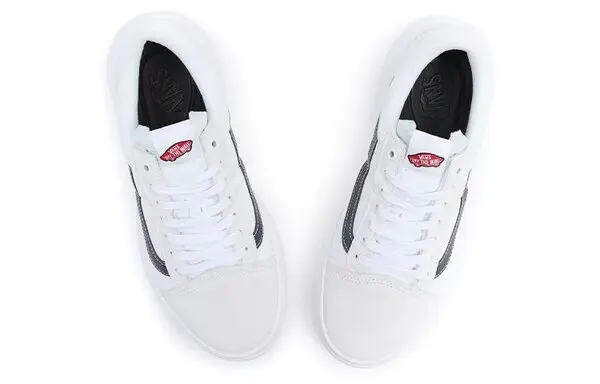 VANS Old Skool Overt Comfycush Sneakers - White/black