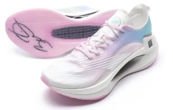 LI-NING Essential Arhq262-2 Shock-absorbing Sneakers - White