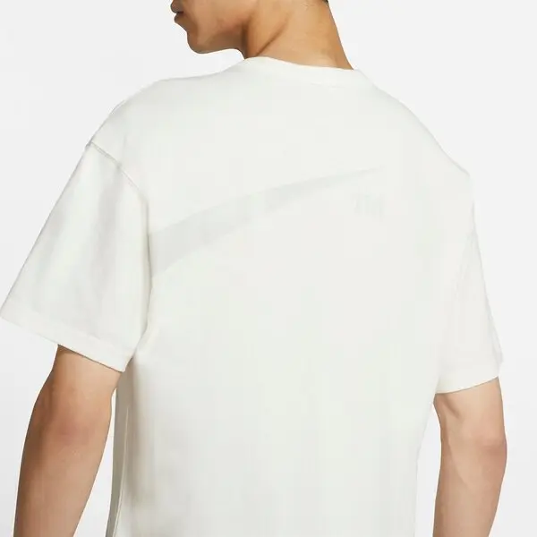 Nike Swoosh T-shirt