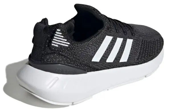 Adidas Swift Run 22 Sneakers - Black/white