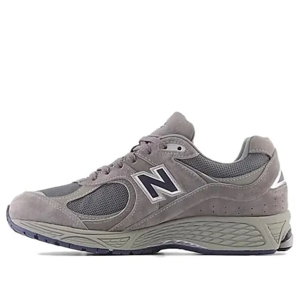 NEW BALANCE 2002r Gore-tex Low Top Sneakers - Brown