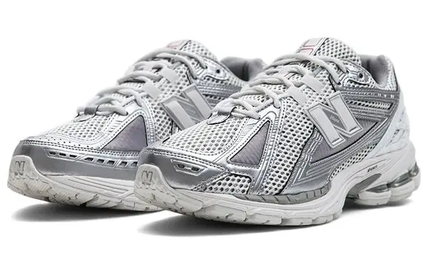 NEW BALANCE 1906r "silver" Sneakers - Silver/white