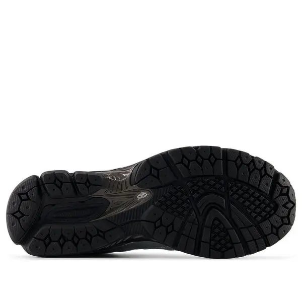 NEW BALANCE 2002r Sneakers - Metallic Silver/black