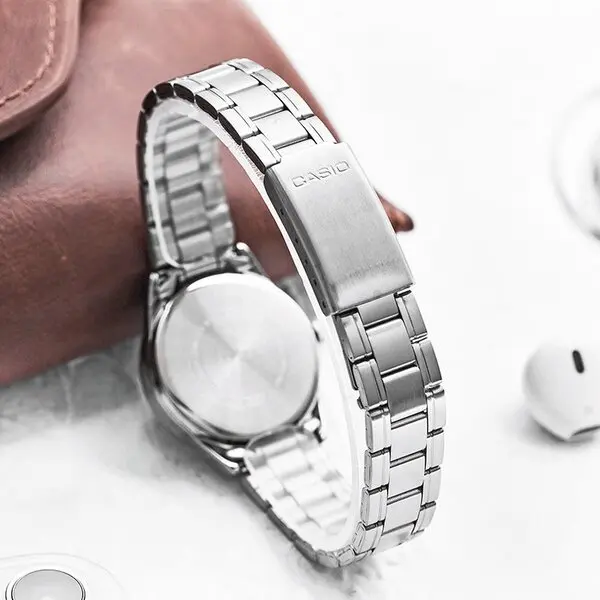 Casio Stainless Steel Quartz Analog Watch - Silver