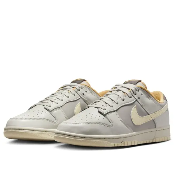 Nike Dunk Low Retro Sneakers