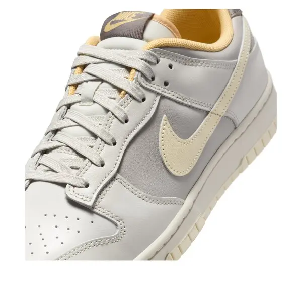 Nike Dunk Low Retro Sneakers