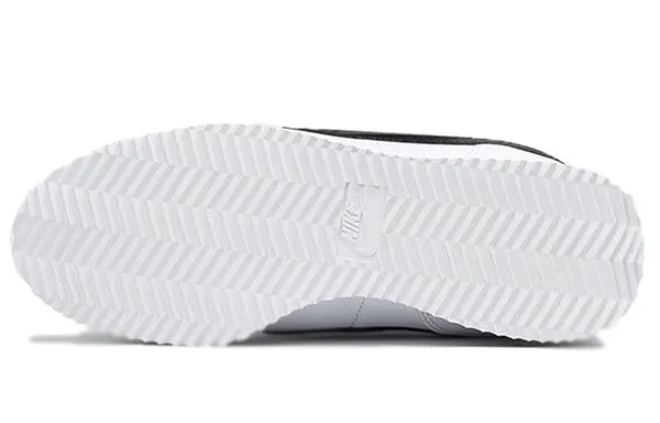 Nike Cortez Basic Sl Timeless Athletic Sneaker - White/black