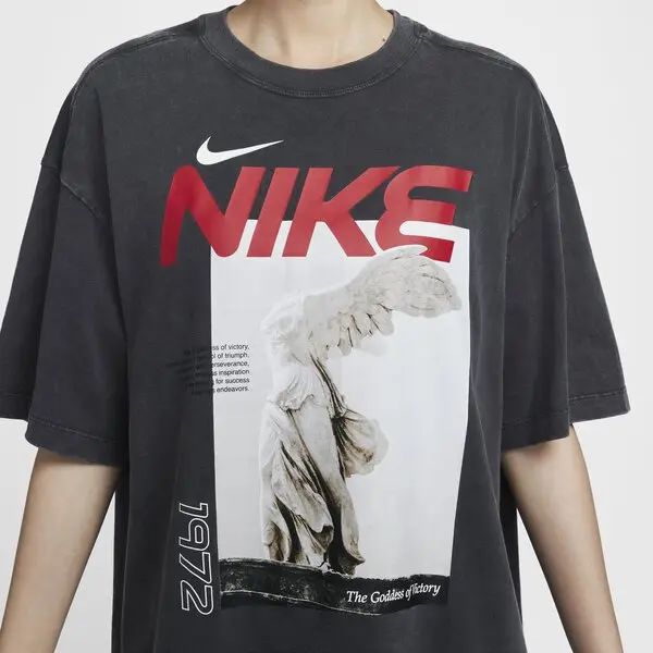 Nike Oversized Graphic T-shirt