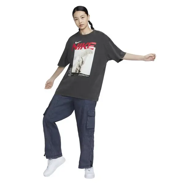 Nike Oversized Graphic T-shirt