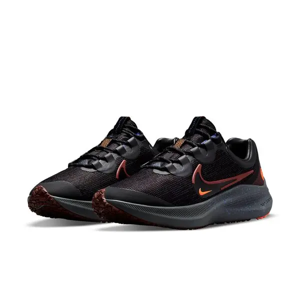 Nike Zoom Winflo Shield Sneakers
