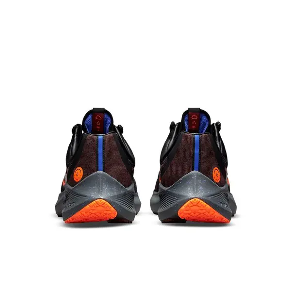 Nike Zoom Winflo Shield Sneakers