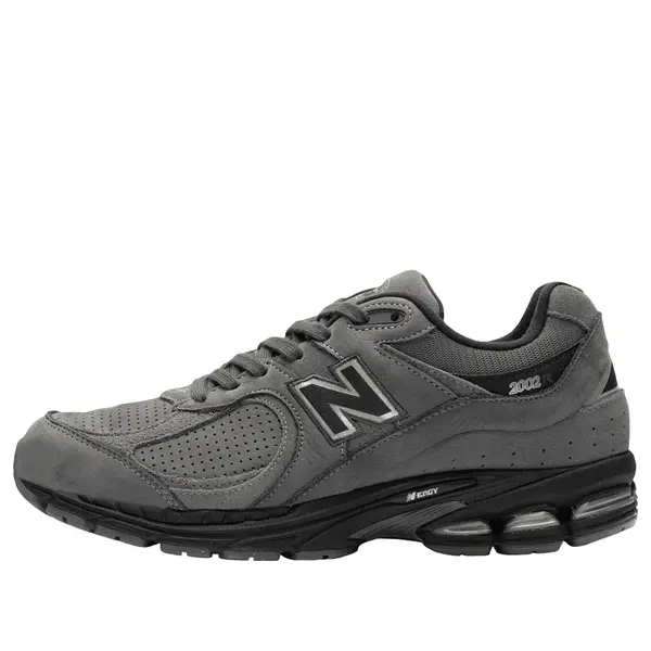 NEW BALANCE 2002r Sneakers - Castlerock/black