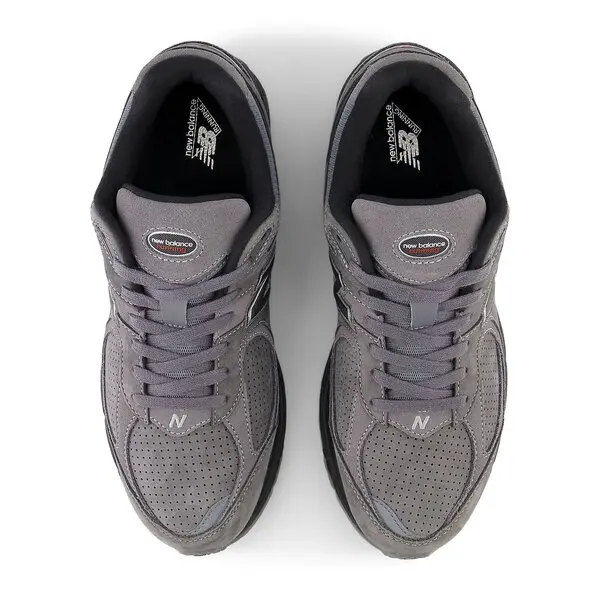 NEW BALANCE 2002r Sneakers - Castlerock/black