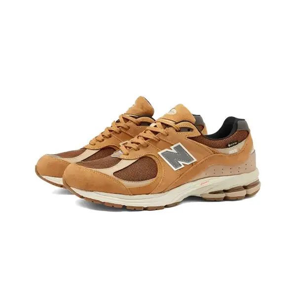 NEW BALANCE 2002r Gore-tex Sneakers