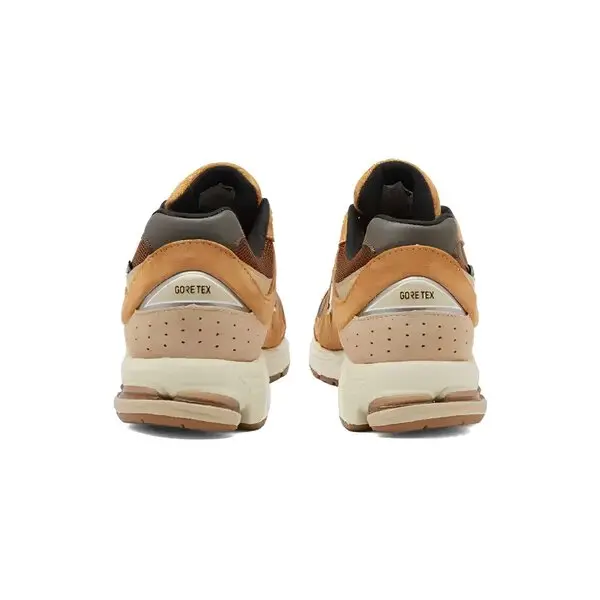 NEW BALANCE 2002r Gore-tex Sneakers - Tan