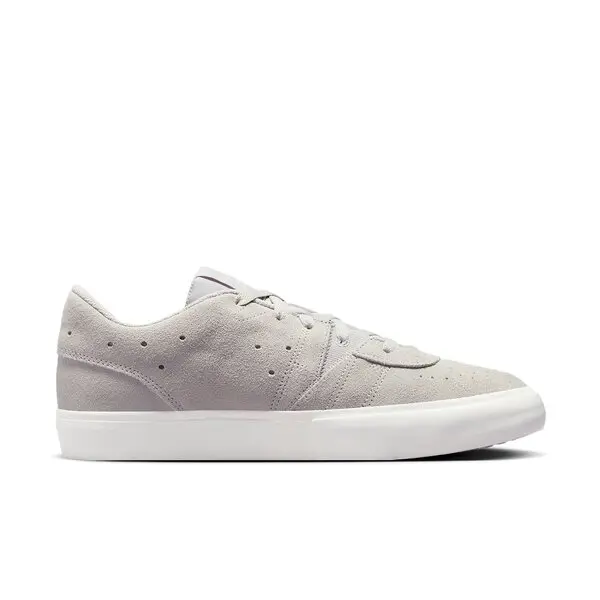 JORDAN Air Series Es Low Top Sneakers