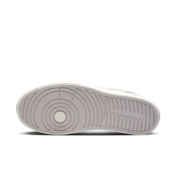 JORDAN Air Series Es Low Top Sneakers