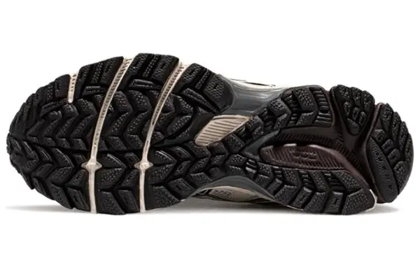 Asics Gel-kahana "sand - Sand/black